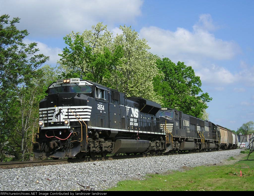 NS 2654 On NS 51 A Eastbound